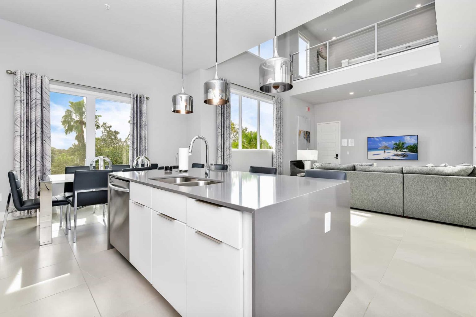 4 Bedroom Luxury Two Story Condo in Orlando Near Disney